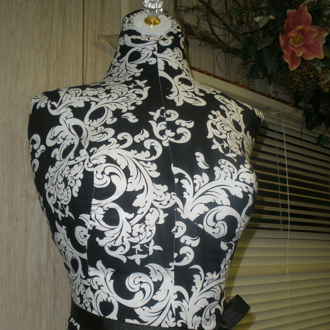 Decorative Bust Form Designs To The Waist, Life Size Torso Great For ...